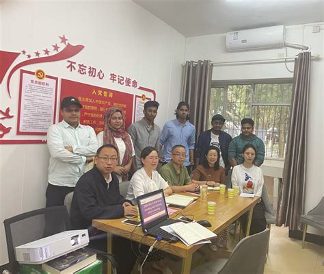 国际教育学院举行2020 2021学年第二学期期中教学师生交流座谈会 国际教育学院