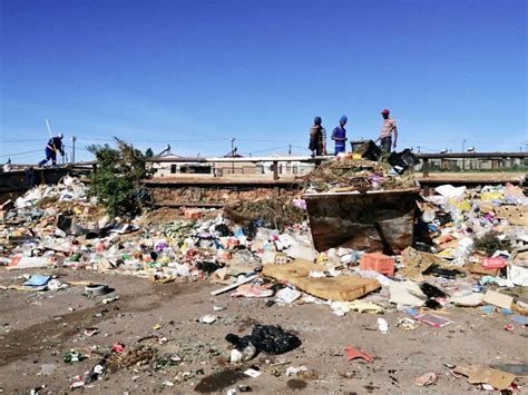 Residents Told Not To Dump Rubbish Illegally But Municipality Fails
