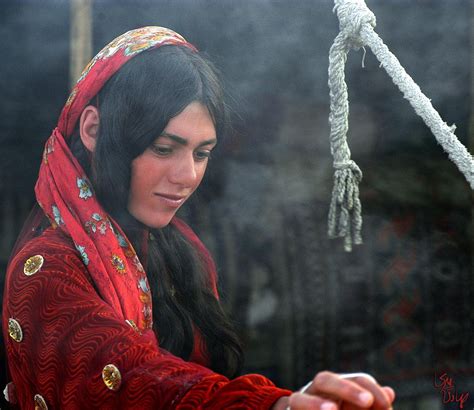 مردم ایران On Twitter دختری از ایل قشقایی درحال پشم‌ریسی، اقلید عکس از صادق میری