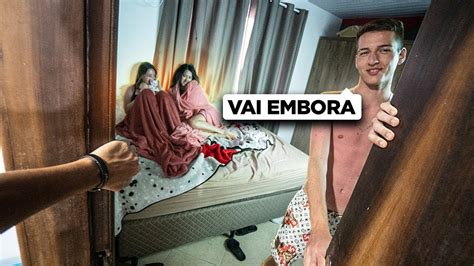 FLAGREI MEU IRMÃO NO QUARTO AS DUAS YouTube