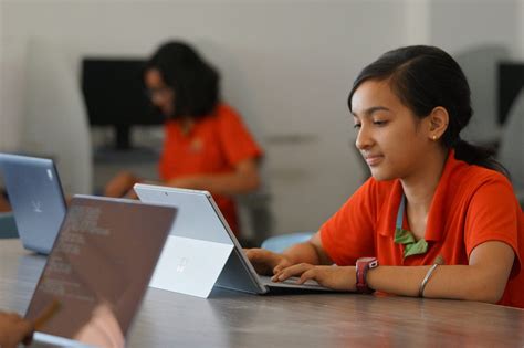 Gadis Siswa Laptop Foto Gratis Di Pixabay