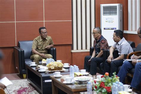 Pj Bupati Rapat Koordinasi Pelayanan Dasar Dan Percepatan Pembangunan Infrastruktur Di Kawasan