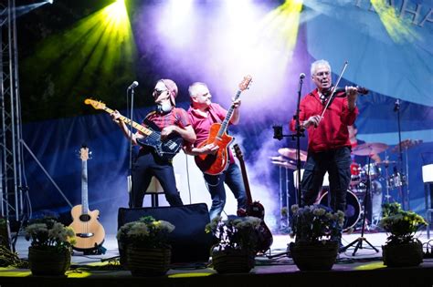 Легенди взривиха сцената на втората панаирна вечер в Оряхово снимки