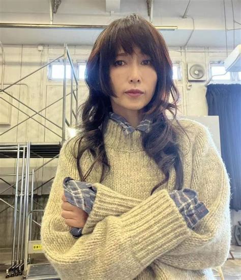 51歲工藤靜香身材暴瘦顯老態，小碼緊身皮褲仍穿不滿，髮型減齡 每日頭條