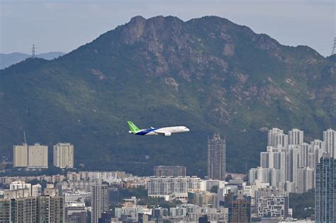 C919飛機飛越維港上空（附圖／短片）