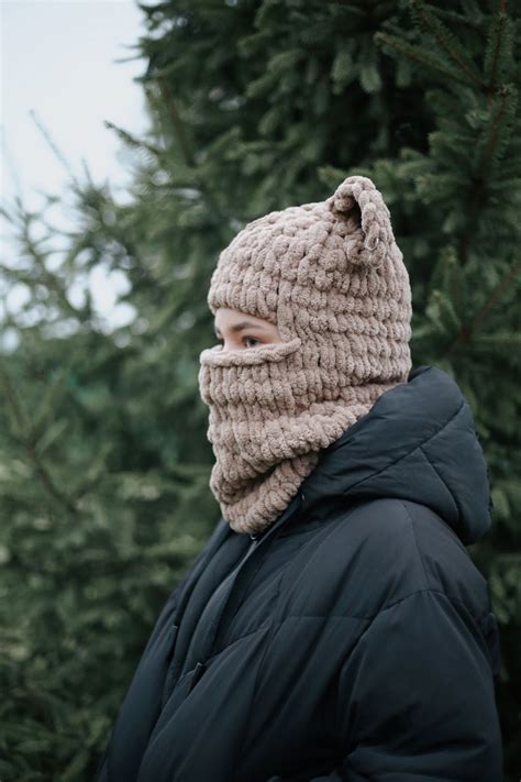 Теплая оригинальная шапка балаклава с ушами «Медвежонок» ручной вязки в ...