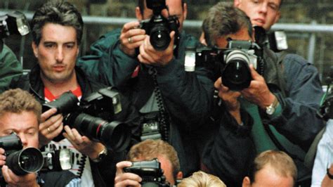 20 Years On From Diana Do Paparazzi Still Harass The Royals Uk