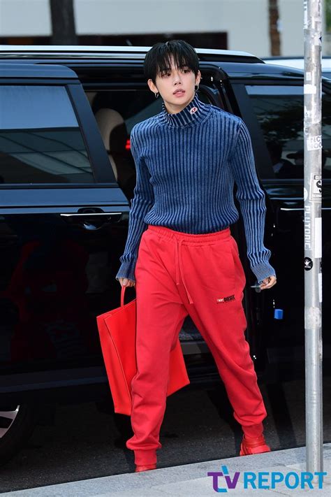 방송 T포토 연준 이태원 시선 싹쓸이 하는 빨간바지 Ytn