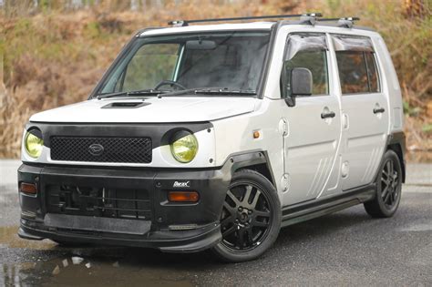 Daihatsu Naked