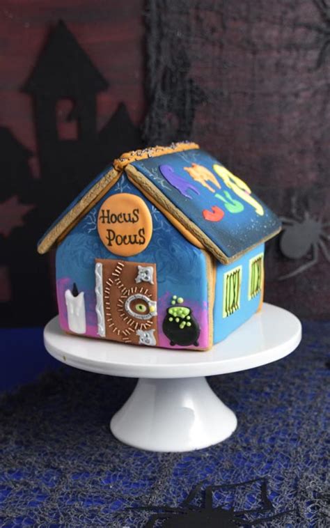Hocus Pocus Gingerbread House Hanielas