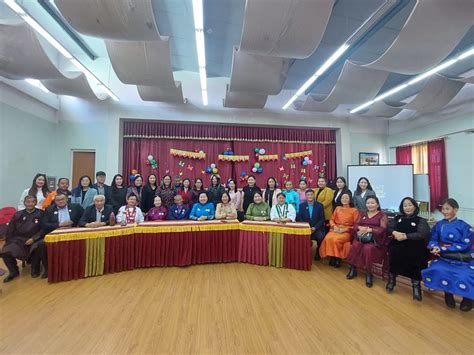 Дундговь аймаг дахь Политехник Коллежийн ахмад багш ажилтнууд