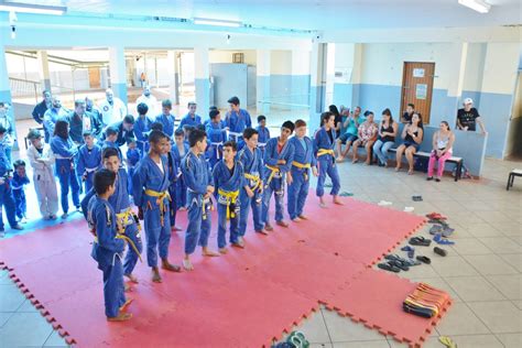 Projeto de Jiu Jitsu reúne atletas em cerimônia de troca de faixa Prefeitura de Santo Antônio
