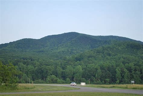 Devils Backbone Basecamp Camping In 200 Mosbys Run Roseland Va 22967