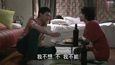 温柔的谎言美女太起身扑倒强吻男子帅哥无力挣扎 腾讯视频