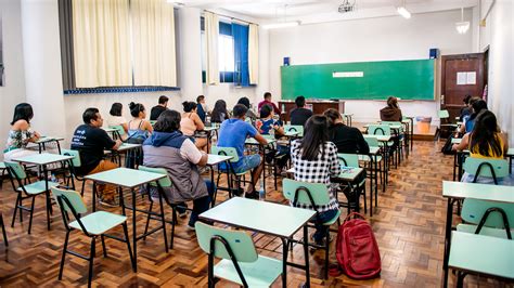 Estudantes Participam Do Segundo Dia De Provas Do Vestibular Dos Povos