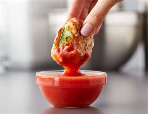 Papa Johns Welcomes New Calzone Papa Bites