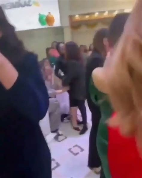 لخت شدن باسن در آهنگ دختر حاجی💦🤫 برای ویدیو های بیشتر سابسکرایب کنید