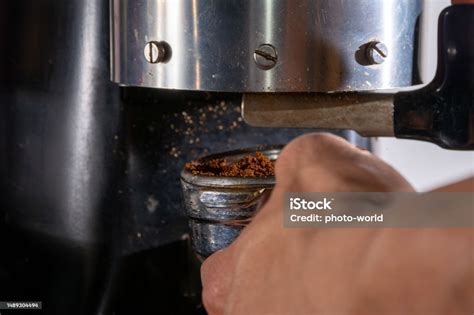 에스프레소와 카푸치노를 만드는 커피 메이커 기계 콜롬비아 커피 갈색에 대한 스톡 사진 및 기타 이미지 갈색 구이 기계류 Istock