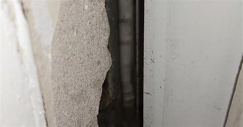 Bad Windows You Can See Outside Through Gap Album On Imgur