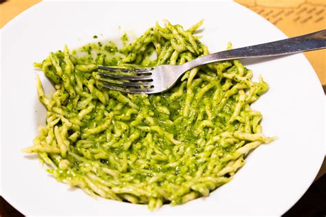 전통 이탈리아 음식 Trofie Al Pesto 리구 리아 지역의 전형적인 지역 파스타 바질 소스 0명에 대한 스톡 사진 및 기타 이미지 Istock