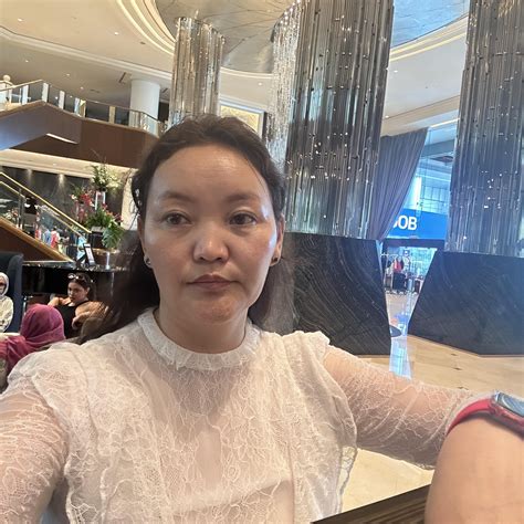 Urtnasan Өвөг дээдэсийнхээ үе дамжин шүтэж ирсэн Бурханы шашны зан