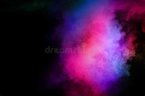 Explos O De Poeira Colorida Abstrata Em Um Fundo Preto Imagem De Stock