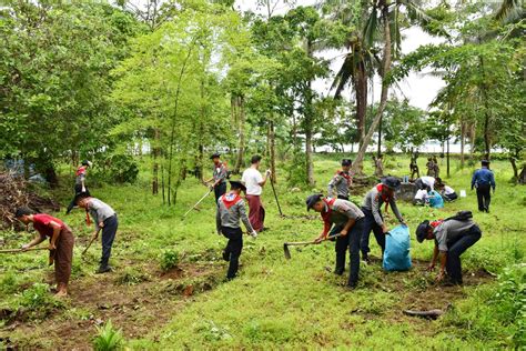 ဒုတိယဗိုလ်ချုပ်ကြီး လူအေးနှင့် တာဝန်ရှိသူများ ကျောက်ဖြူမြို့ သန့်ရှင