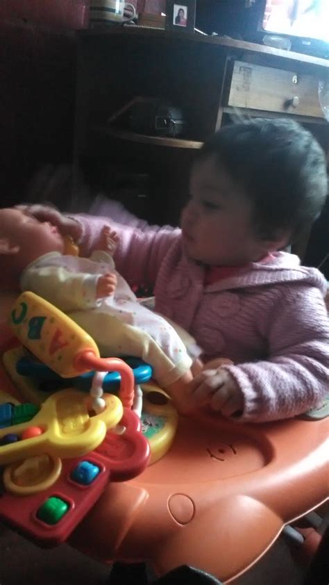 Valentina Vallolet Swag Twitter