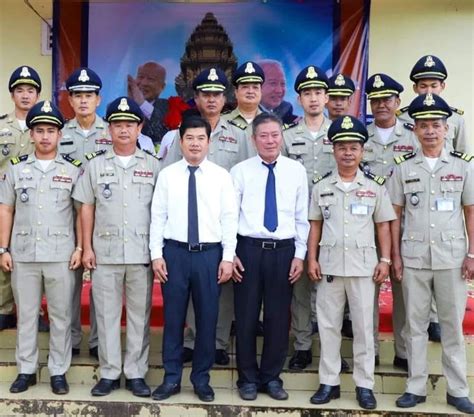 យុវជន ខ្មែរ របៀបធ្វើឆាក្តៅមឹក ‪ គ្រឿងផ្សំ‬ មឹក ១គីឡូក្រាម