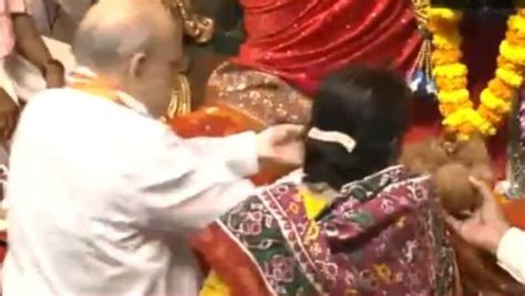 अमित शहांनी घेतले लालबागच्या राजाचे दर्शन