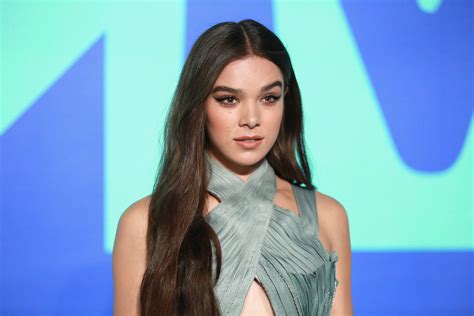 Hailee Steinfeld MIC Gentlemanboners