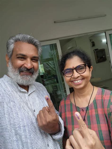 Celebrities Vote ఓటు వేసేందుకు పోలింగ్ బూత్‌కి టాలీవుడ్ సెలబ్రిటీస్