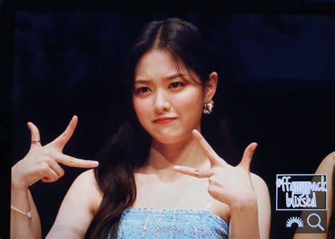 220625 이달의소녀 김현진 Loona Hyunjin 킹받네 ㅋㅋㅋㅋ 이달의소녀 김현진 Loona Hyunjin