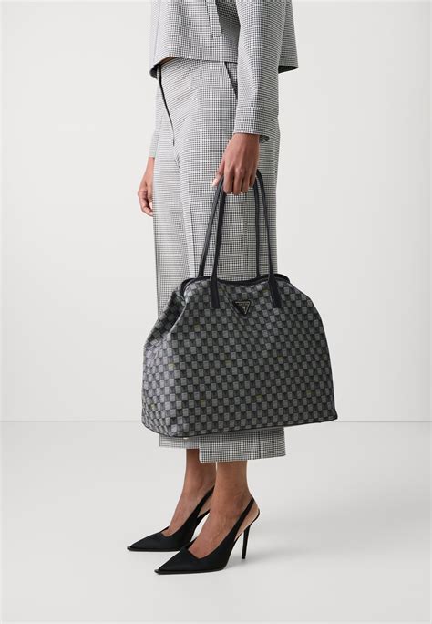 guess wave large set tote bag black zalando