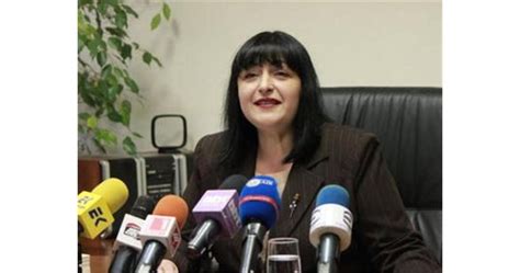 Уволняват шефката на Агенцията по заетостта Камелия Лозанова