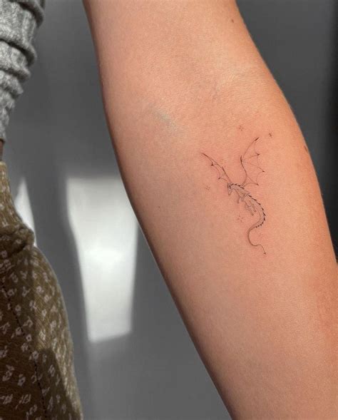 Pin By Addison Weaver On Yats In 2022 Small Dragon Tattoos Elegant