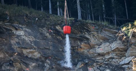 En images Éboulement en Maurienne limpressionnante purge hydraulique par hélicoptère
