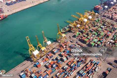 컨테이너 선박 및 운송 포트 화물 물류 화물 하역 하역 크레인 포워딩 산업 수입 해외 전 세계 0명에 대한 스톡 사진 및 기타 이미지 Istock