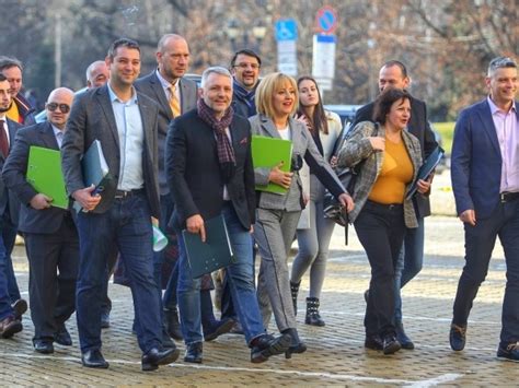 Огромен скандал Водачът на листата на „Изправи се Мутри вън“ във Враца се отказа раздори