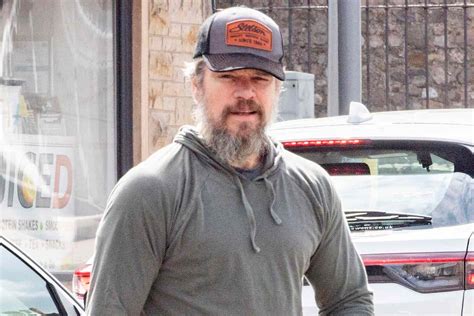 Matt Damon Flaunts His Full Beard In Scotland Plus Kendall And Kylie