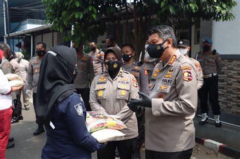 Lemdiklat Polri Beri Bantuan Sosial Kepada Nakes Yang Terdampak Covid 19