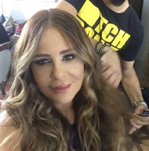 كارول سماحة صوت عذب يعانق الساحة الفنية بقوة فوشيا