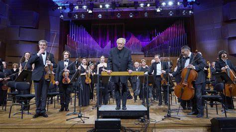 Klasika Mundi Simfonijski Orkestar Hrt A Pod Ravnanjem Thomasa Sanderlinga Izvodi Šostakovičevu