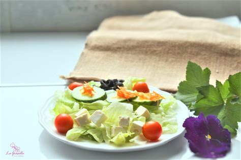 Ensalada Verde Con Queso Feta Y Aceitunas Negras La Grosella