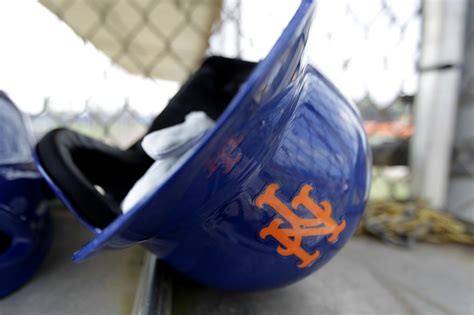 ‘f The Mets Phillies Throw Shade In Locker Room Celebration