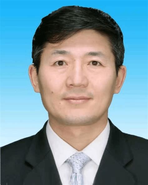 内蒙古3名区管干部任前公示，其中有1人是全国政协民宗委委员满洲里市布尔金杜明燕