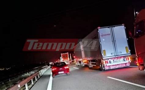 Ρομά έκλεισαν την Κορίνθου Πατρών
