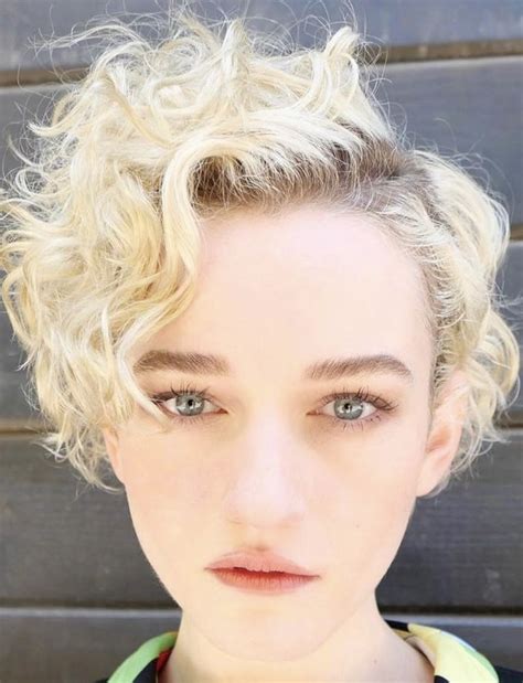50 Gorgeous Short Wavy Haircuts Trending In 2023 Artofit
