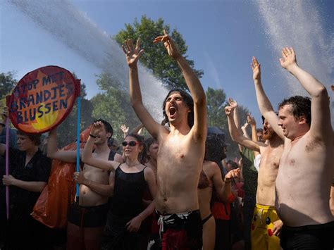 Dutch Police Use Water Cannon Detain 2400 Climate Activists Reurope