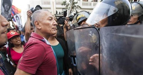 Miles De Personas Protestan En Perú Contra El Indulto A Fujimori